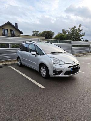 Grey Citroen Grand C4 Picasso 2012 in Kaunas, with an engine capacity of 1.56 L and mileage of 206 thousand km for 3590 €, photo  on AUTOMOTO.COM.LV