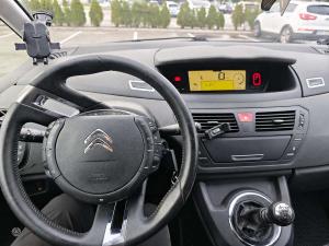 Grey Citroen Grand C4 Picasso 2012 in Kaunas, with an engine capacity of 1.56 L and mileage of 206 thousand km for 3590 €, photo 6 on AUTOMOTO.COM.LV
