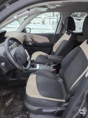 Pelēks Citroen Grand C4 Picasso 2013 Tauragė, ar dzinēja tilpumu 1.56 L un nobraukumu 220 tūkst. km par 5600 €, foto 3 vietnē AUTOMOTO.COM.LV