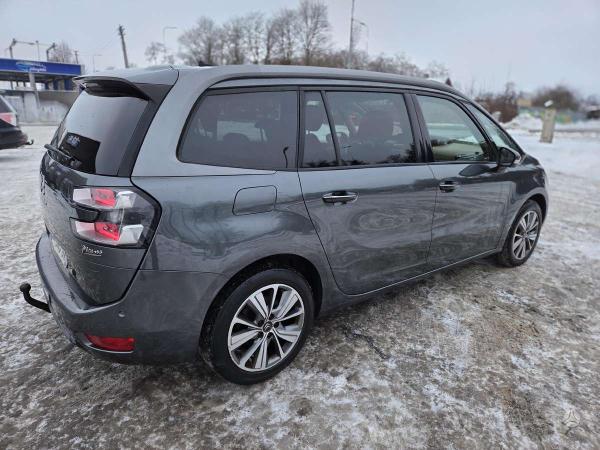 Grey Citroen Grand C4 Picasso 2013 in Taurage, with an engine capacity of 1.56 L and mileage of 220 thousand km for 5600 €, photo 9 on AUTOMOTO.COM.LV