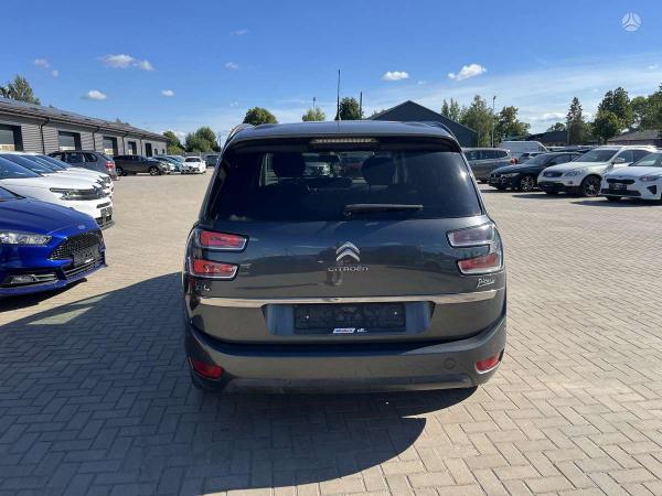 Grey Citroen Grand C4 Picasso 2013 in Taurage, with an engine capacity of 1.60 L and mileage of 163 thousand km for 4900 €, photo 10 on AUTOMOTO.COM.LV