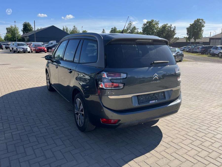 Grey Citroen Grand C4 Picasso 2013 in Taurage, with an engine capacity of 1.60 L and mileage of 163 thousand km for 4900 €, photo 11 on AUTOMOTO.COM.LV