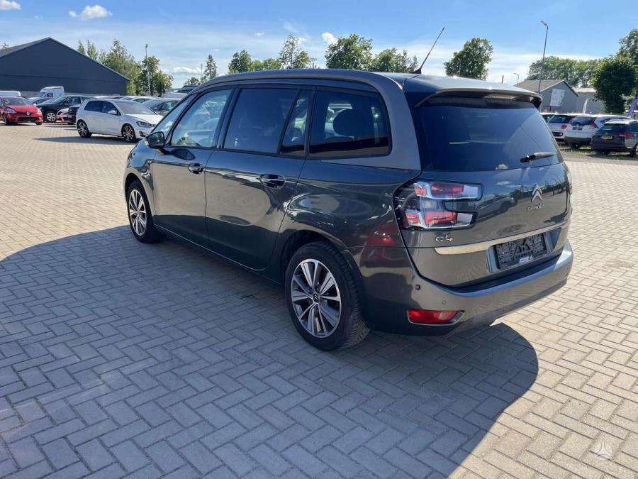 Grey Citroen Grand C4 Picasso 2013 in Taurage, with an engine capacity of 1.60 L and mileage of 163 thousand km for 4900 €, photo 12 on AUTOMOTO.COM.LV