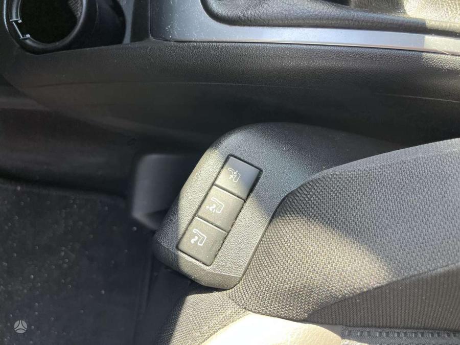 Grey Citroen Grand C4 Picasso 2013 in Taurage, with an engine capacity of 1.60 L and mileage of 163 thousand km for 4900 €, photo 18 on AUTOMOTO.COM.LV