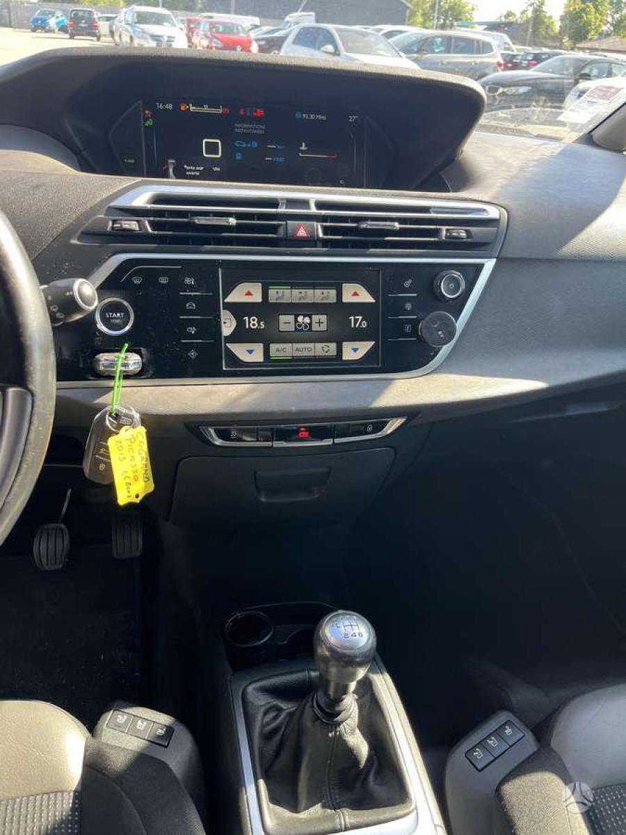Grey Citroen Grand C4 Picasso 2013 in Taurage, with an engine capacity of 1.60 L and mileage of 163 thousand km for 4900 €, photo 19 on AUTOMOTO.COM.LV