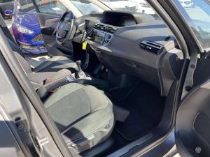 Grey Citroen Grand C4 Picasso 2013 in Taurage, with an engine capacity of 1.60 L and mileage of 163 thousand km for 4900 €, photo 25 on AUTOMOTO.COM.LV