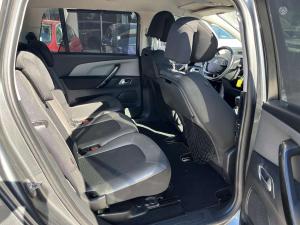 Grey Citroen Grand C4 Picasso 2013 in Taurage, with an engine capacity of 1.60 L and mileage of 163 thousand km for 4900 €, photo 27 on AUTOMOTO.COM.LV