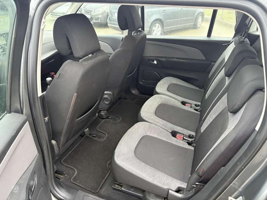 Pelēks Citroen Grand C4 Picasso 2014 Tauragė, ar dzinēja tilpumu 1.56 L un nobraukumu 270 tūkst. km par 4250 €, foto 14 vietnē AUTOMOTO.COM.LV