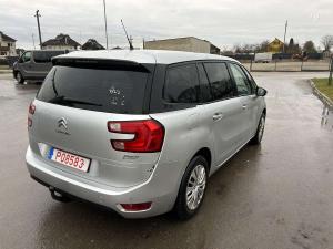 Grey Citroen Grand C4 Picasso 2014 in Taurage, with an engine capacity of 1.56 L and mileage of 238 thousand km for 4800 €, photo 3 on AUTOMOTO.COM.LV