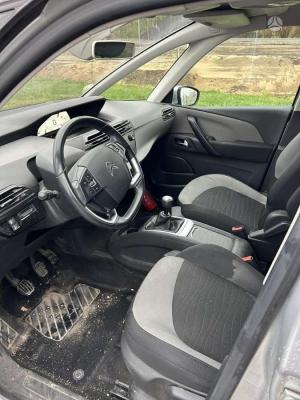 Grey Citroen Grand C4 Picasso 2014 in Taurage, with an engine capacity of 1.56 L and mileage of 238 thousand km for 4800 €, photo 6 on AUTOMOTO.COM.LV