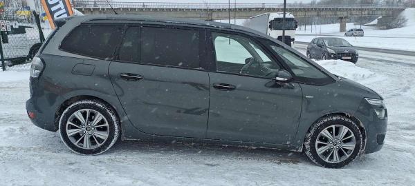 Grey Citroen Grand C4 Picasso 2014 in Kaunas, with an engine capacity of 1.56 L and mileage of 231 thousand km for 6250 €, photo 6 on AUTOMOTO.COM.LV