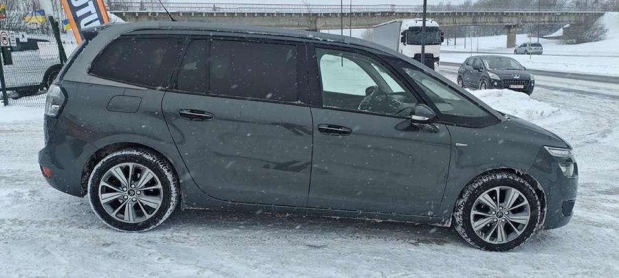 Pelēks Citroen Grand C4 Picasso 2014 Kauņa, ar dzinēja tilpumu 1.56 L un nobraukumu 231 tūkst. km par 6250 €, foto 6 vietnē AUTOMOTO.COM.LV
