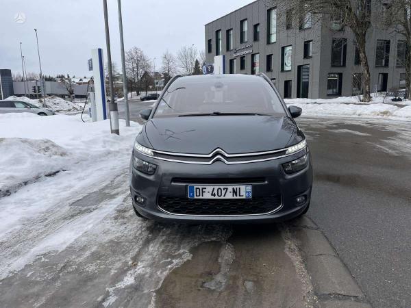 Pelēks Citroen Grand C4 Picasso 2014 Viļņa, ar dzinēja tilpumu 2.00 L un nobraukumu 314 tūkst. km par 5300 €, foto 2 vietnē AUTOMOTO.COM.LV
