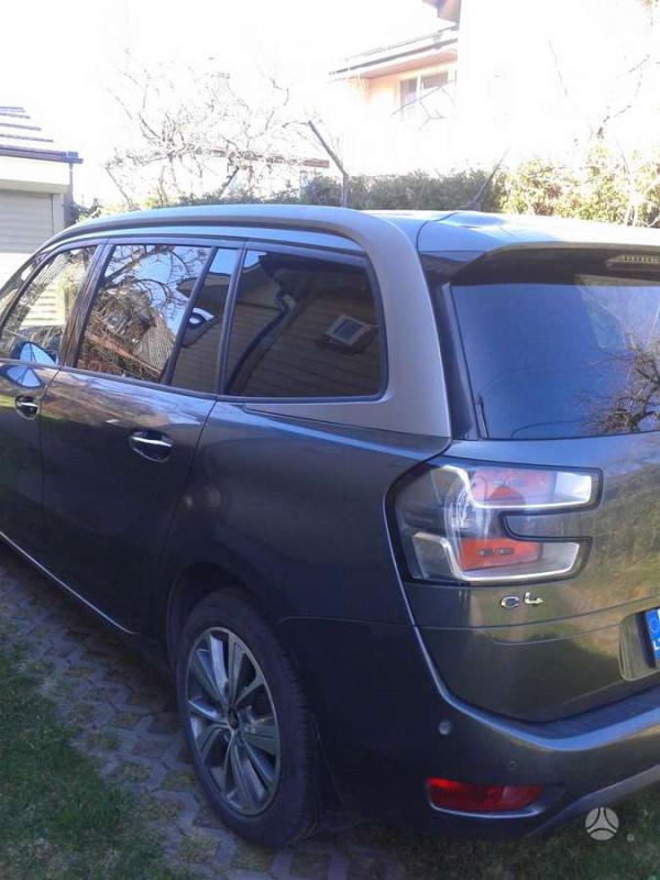 Grey Citroen Grand C4 Picasso 2014 in Kaunas, with an engine capacity of 1.60 L and mileage of 198 thousand km for 6400 €, photo 2 on AUTOMOTO.COM.LV