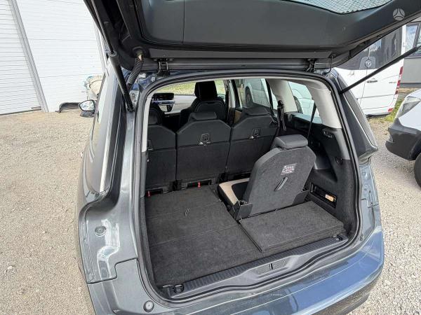 Grey Citroen Grand C4 Picasso 2014 in Siauliai, with an engine capacity of 2.00 L and mileage of 190 thousand km for 5100 €, photo 5 on AUTOMOTO.COM.LV