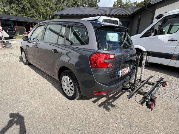 Grey Citroen Grand C4 Picasso 2014 in Siauliai, with an engine capacity of 2.00 L and mileage of 190 thousand km for 5100 €, photo 7 on AUTOMOTO.COM.LV