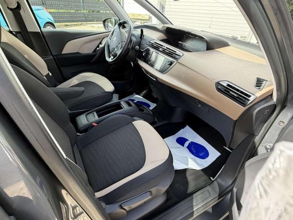 Grey Citroen Grand C4 Picasso 2014 in Siauliai, with an engine capacity of 2.00 L and mileage of 190 thousand km for 5100 €, photo 9 on AUTOMOTO.COM.LV