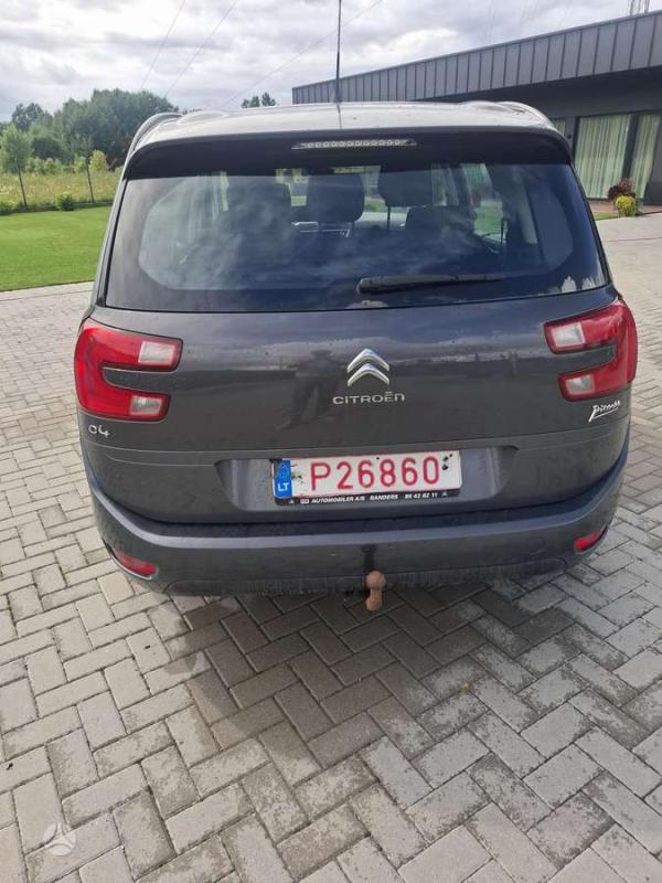 Grey Citroen Grand C4 Picasso 2014 in Taurage, with an engine capacity of 1.56 L and mileage of 366 thousand km for 3000 €, photo 5 on AUTOMOTO.COM.LV