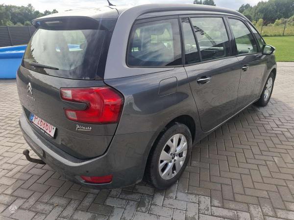 Grey Citroen Grand C4 Picasso 2014 in Taurage, with an engine capacity of 1.56 L and mileage of 366 thousand km for 3000 €, photo 8 on AUTOMOTO.COM.LV