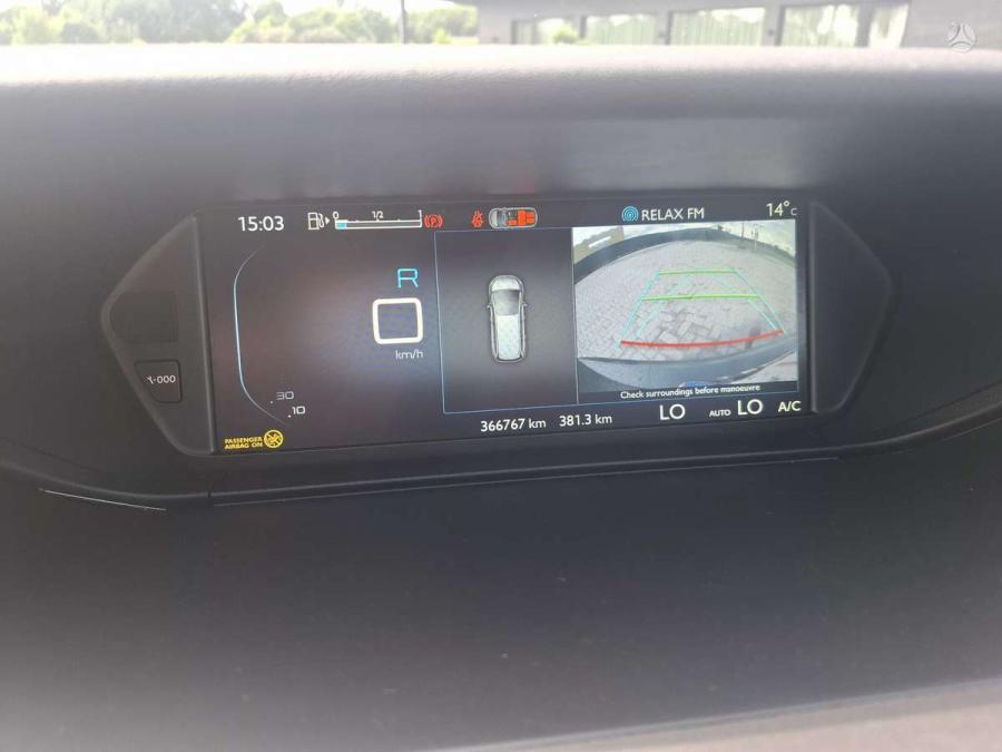 Grey Citroen Grand C4 Picasso 2014 in Taurage, with an engine capacity of 1.56 L and mileage of 366 thousand km for 3000 €, photo 13 on AUTOMOTO.COM.LV