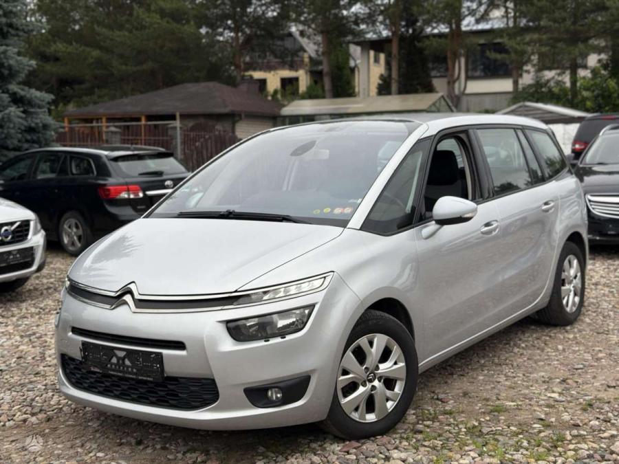 Grey Citroen Grand C4 Picasso 2014 in Utena, with an engine capacity of 1.56 L and mileage of 260 thousand km for 3990 €, photo 3 on AUTOMOTO.COM.LV