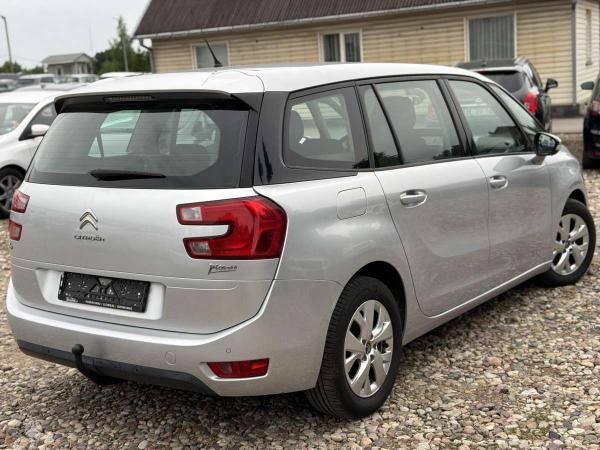 Grey Citroen Grand C4 Picasso 2014 in Utena, with an engine capacity of 1.56 L and mileage of 260 thousand km for 3990 €, photo 3 on AUTOMOTO.COM.LV