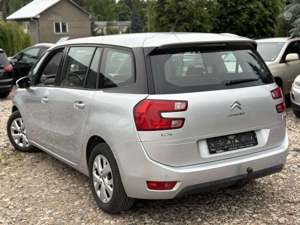 Grey Citroen Grand C4 Picasso 2014 in Utena, with an engine capacity of 1.56 L and mileage of 260 thousand km for 3990 €, photo 4 on AUTOMOTO.COM.LV