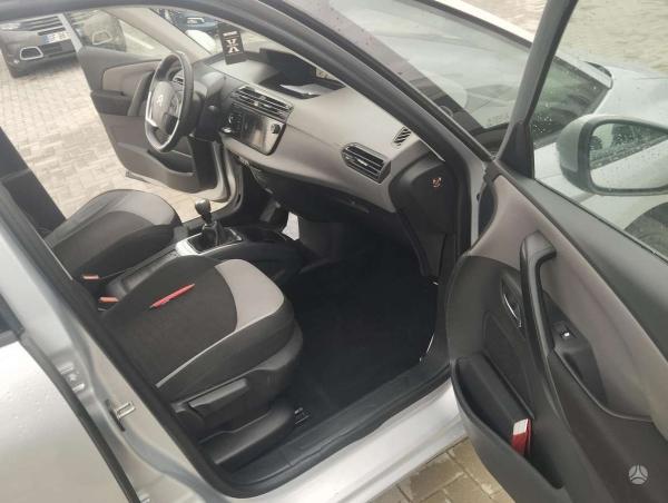 Pelēks Citroen Grand C4 Picasso 2014 Tauragė, ar dzinēja tilpumu 1.56 L un nobraukumu 240 tūkst. km par 4300 €, foto 7 vietnē AUTOMOTO.COM.LV