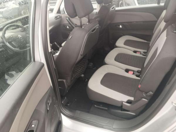 Pelēks Citroen Grand C4 Picasso 2014 Tauragė, ar dzinēja tilpumu 1.56 L un nobraukumu 240 tūkst. km par 4300 €, foto 10 vietnē AUTOMOTO.COM.LV