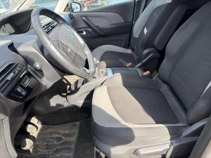 Pelēks Citroen Grand C4 Picasso 2014 Utena, ar dzinēja tilpumu 1.60 L un nobraukumu 270 tūkst. km par 4190 €, foto 6 vietnē AUTOMOTO.COM.LV