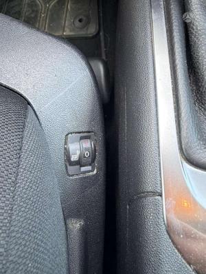 Pelēks Citroen Grand C4 Picasso 2014 Utena, ar dzinēja tilpumu 1.60 L un nobraukumu 270 tūkst. km par 4190 €, foto 9 vietnē AUTOMOTO.COM.LV