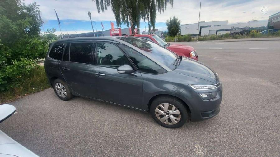 Grey Citroen Grand C4 Picasso 2014 in Kaunas, with an engine capacity of 1.56 L and mileage of 307 thousand km for 2900 €, photo 4 on AUTOMOTO.COM.LV