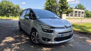 Grey Citroen Grand C4 Picasso 2014 in Taurage, with an engine capacity of 2.00 L and mileage of 255 thousand km for 5500 €, photo 4 on AUTOMOTO.COM.LV
