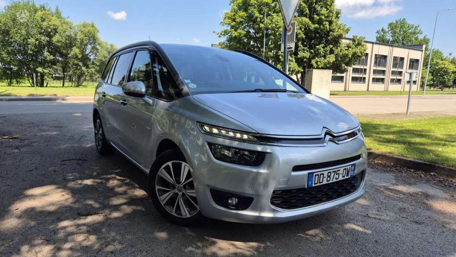 Grey Citroen Grand C4 Picasso 2014 in Taurage, with an engine capacity of 2.00 L and mileage of 255 thousand km for 5500 €, photo 4 on AUTOMOTO.COM.LV