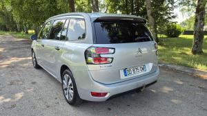 Grey Citroen Grand C4 Picasso 2014 in Taurage, with an engine capacity of 2.00 L and mileage of 255 thousand km for 5500 €, photo 9 on AUTOMOTO.COM.LV