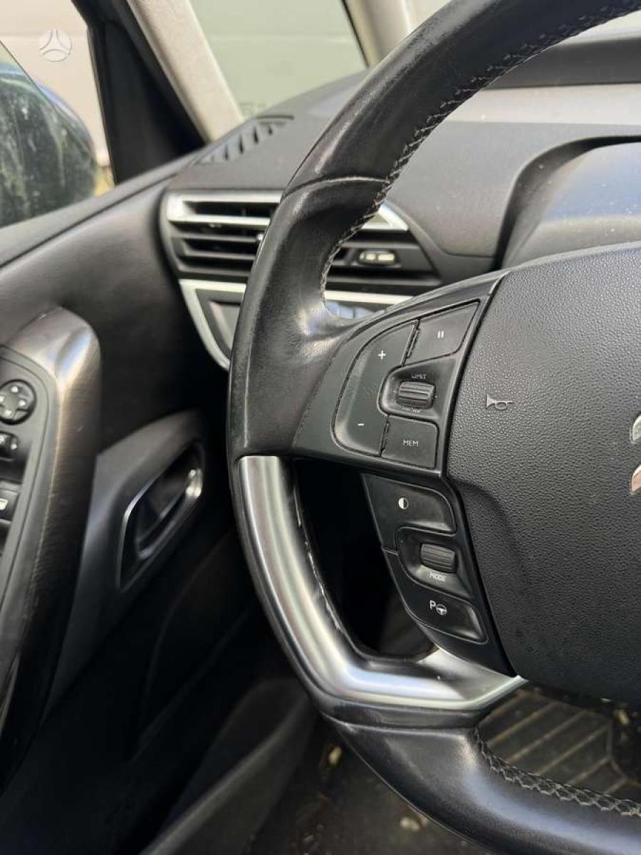 Pelēks Citroen Grand C4 Picasso 2014 Alīta, ar dzinēja tilpumu 2.00 L un nobraukumu 289 tūkst. km par 3800 €, foto 18 vietnē AUTOMOTO.COM.LV