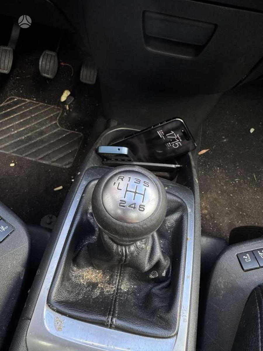Pelēks Citroen Grand C4 Picasso 2014 Alīta, ar dzinēja tilpumu 2.00 L un nobraukumu 289 tūkst. km par 3800 €, foto 20 vietnē AUTOMOTO.COM.LV