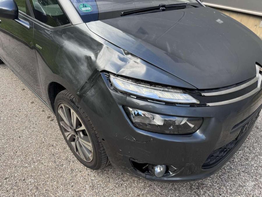 Pelēks Citroen Grand C4 Picasso 2014 Alīta, ar dzinēja tilpumu 2.00 L un nobraukumu 289 tūkst. km par 3800 €, foto 32 vietnē AUTOMOTO.COM.LV