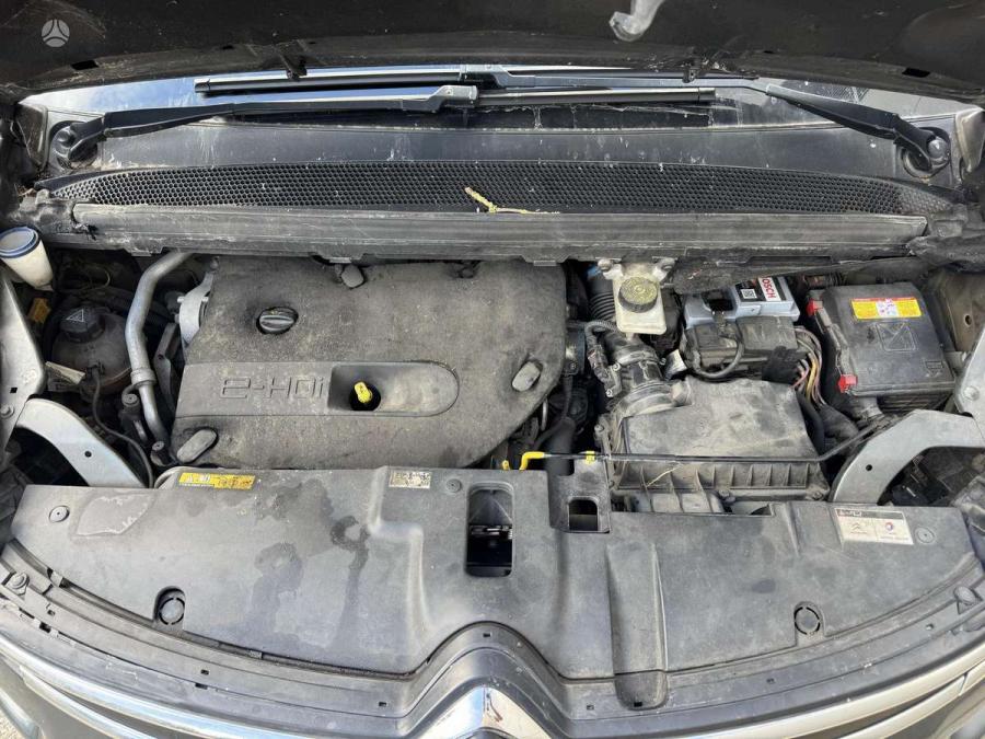 Pelēks Citroen Grand C4 Picasso 2014 Alīta, ar dzinēja tilpumu 2.00 L un nobraukumu 289 tūkst. km par 3800 €, foto 35 vietnē AUTOMOTO.COM.LV