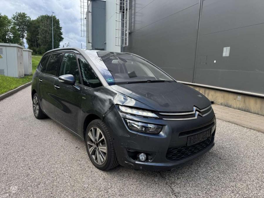 Grey Citroen Grand C4 Picasso 2014 in Alytus, with an engine capacity of 2.00 L and mileage of 289 thousand km for 3450 €, photo 3 on AUTOMOTO.COM.LV