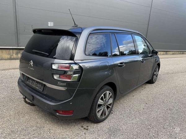 Pelēks Citroen Grand C4 Picasso 2014 Alīta, ar dzinēja tilpumu 2.00 L un nobraukumu 289 tūkst. km par 3450 €, foto 4 vietnē AUTOMOTO.COM.LV