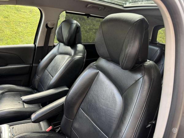 Pelēks Citroen Grand C4 Picasso 2014 Alīta, ar dzinēja tilpumu 2.00 L un nobraukumu 289 tūkst. km par 3450 €, foto 7 vietnē AUTOMOTO.COM.LV