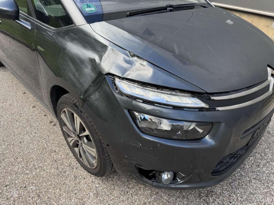 Grey Citroen Grand C4 Picasso 2014 in Alytus, with an engine capacity of 2.00 L and mileage of 289 thousand km for 3450 €, photo 32 on AUTOMOTO.COM.LV