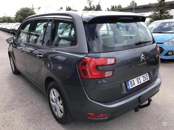 Pelēks Citroen Grand C4 Picasso 2014 Klaipėda, ar dzinēja tilpumu 1.56 L un nobraukumu 242 tūkst. km par 5299 €, foto 5 vietnē AUTOMOTO.COM.LV