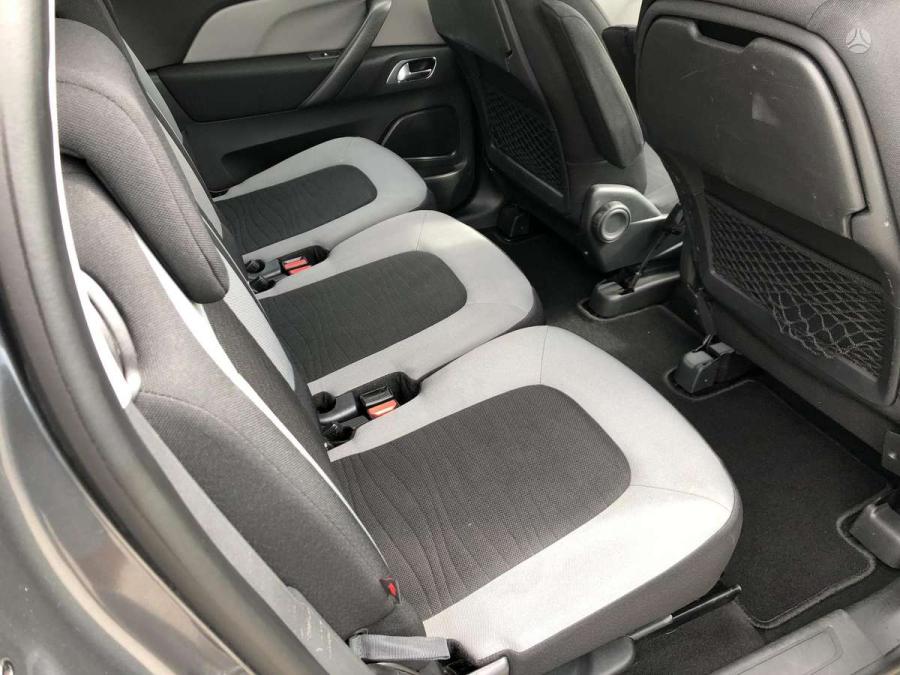 Pelēks Citroen Grand C4 Picasso 2014 Klaipėda, ar dzinēja tilpumu 1.56 L un nobraukumu 242 tūkst. km par 5299 €, foto 9 vietnē AUTOMOTO.COM.LV