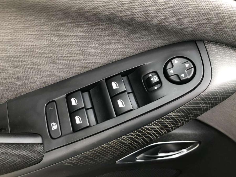 Pelēks Citroen Grand C4 Picasso 2014 Klaipėda, ar dzinēja tilpumu 1.56 L un nobraukumu 242 tūkst. km par 5299 €, foto 12 vietnē AUTOMOTO.COM.LV