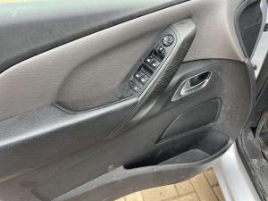 Pelēks Citroen Grand C4 Picasso 2014 Tauragė, ar dzinēja tilpumu 2.00 L un nobraukumu 250 tūkst. km par 3800 €, foto 13 vietnē AUTOMOTO.COM.LV