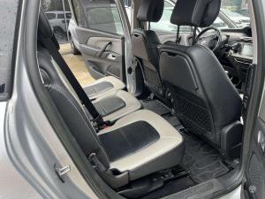 Pelēks Citroen Grand C4 Picasso 2014 Tauragė, ar dzinēja tilpumu 2.00 L un nobraukumu 250 tūkst. km par 3800 €, foto 21 vietnē AUTOMOTO.COM.LV