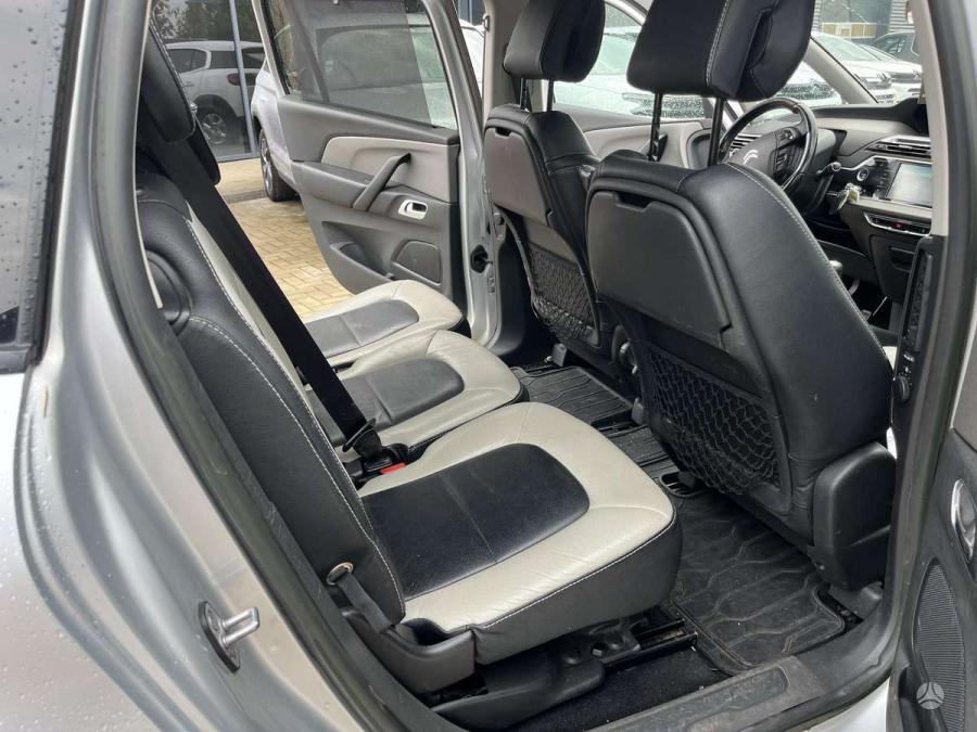 Pelēks Citroen Grand C4 Picasso 2014 Tauragė, ar dzinēja tilpumu 2.00 L un nobraukumu 250 tūkst. km par 3800 €, foto 21 vietnē AUTOMOTO.COM.LV