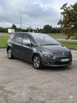 Grey Citroen Grand C4 Picasso 2014 in Vilnius, with an engine capacity of 1.56 L and mileage of 217 thousand km for 6600 €, photo 4 on AUTOMOTO.COM.LV